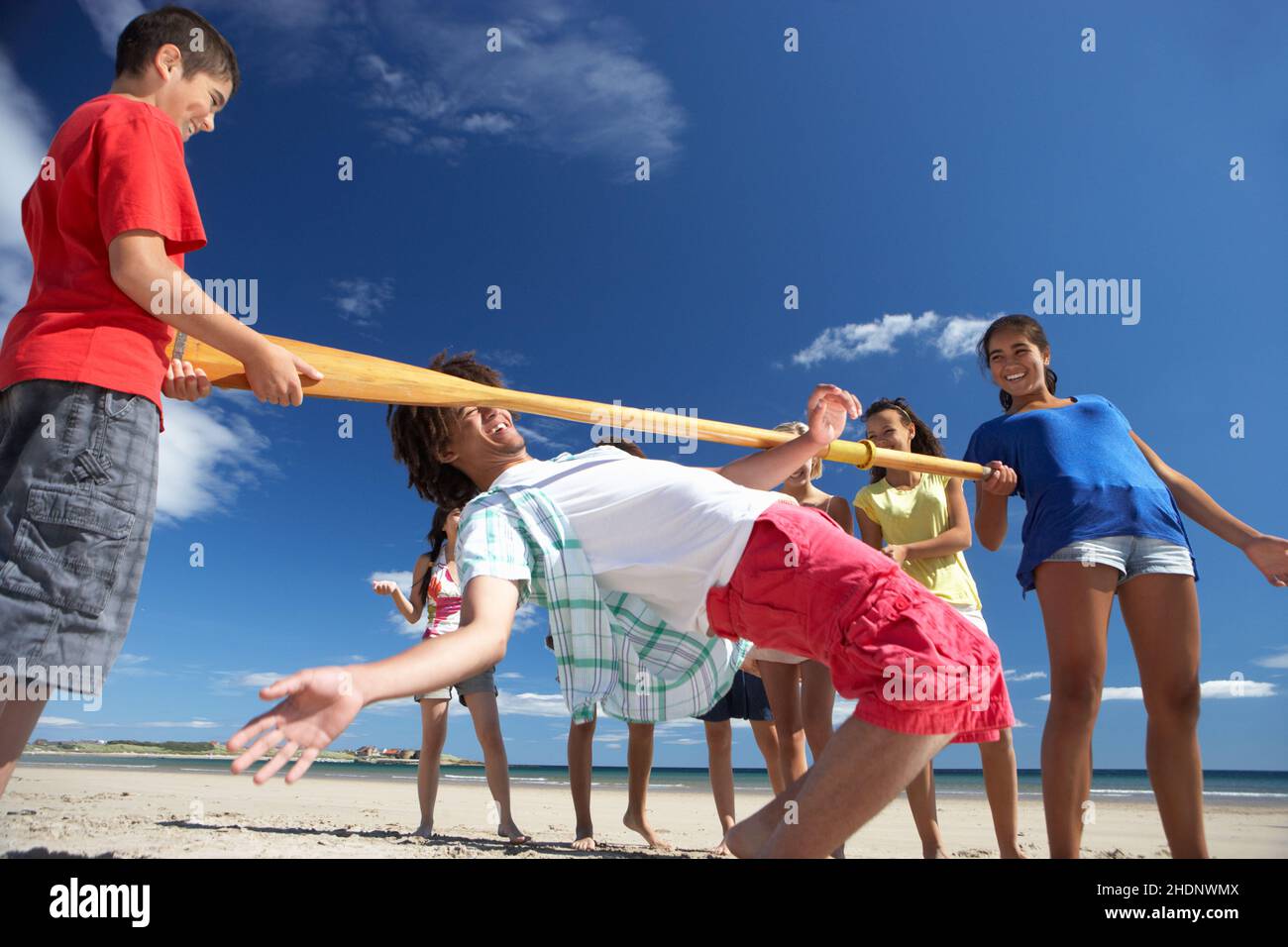 Teenagers clique hi-res stock photography and images - Alamy