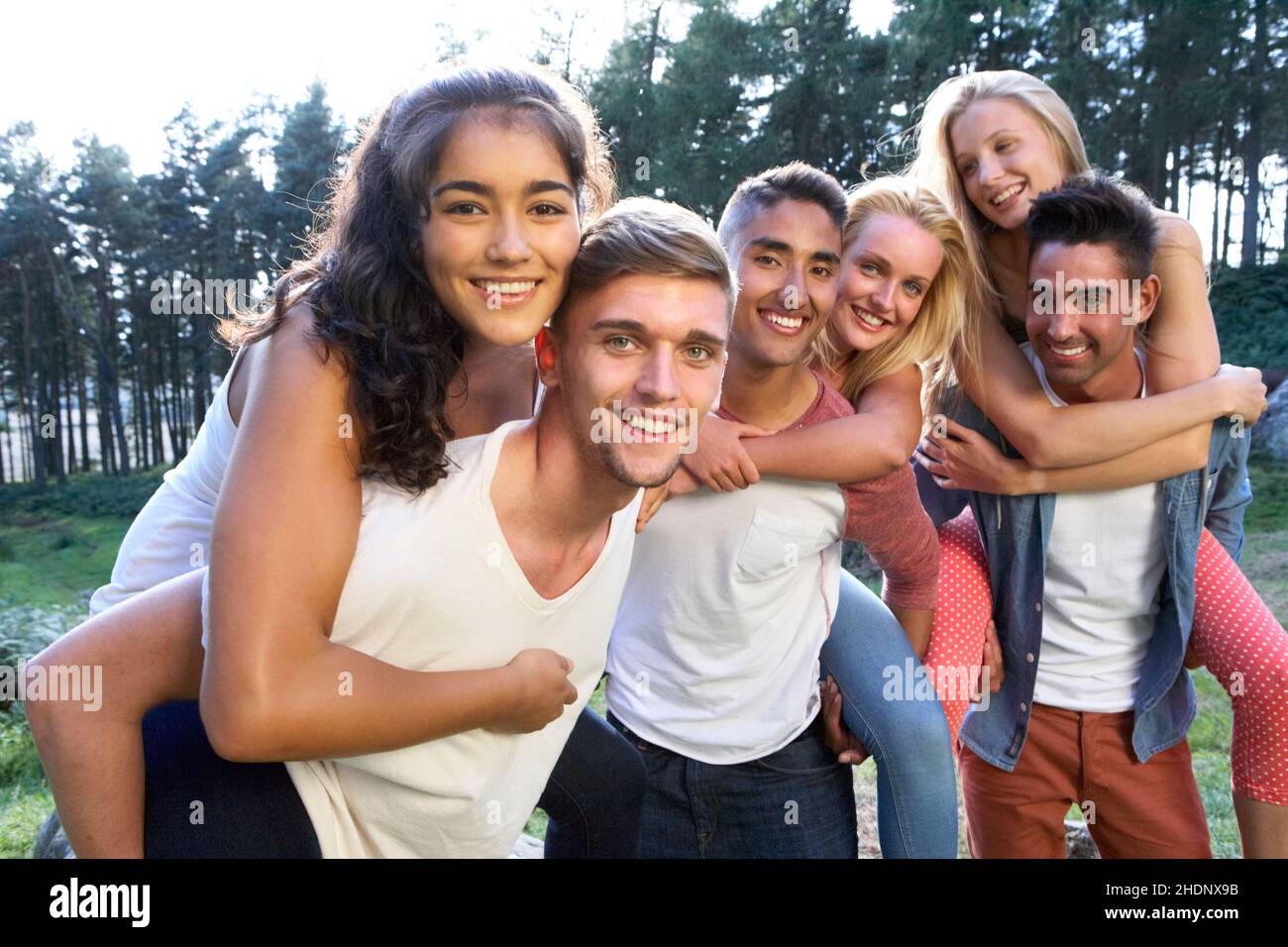 couple, friends, piggyback, clique, pairs, friend, piggybacks, cliques ...
