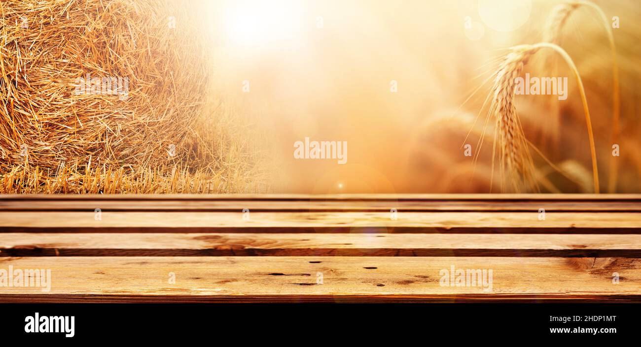 Ray straw hi-res stock photography and images - Alamy