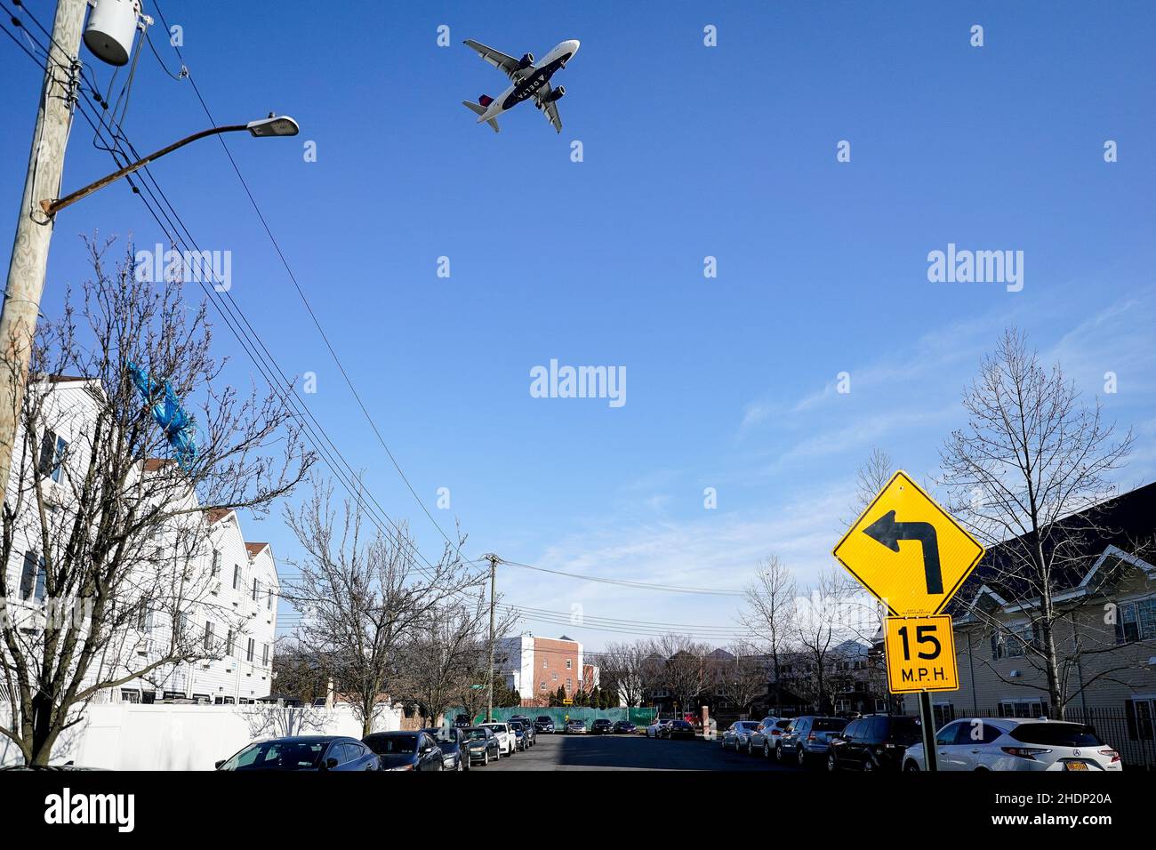 Approach radar hi-res stock photography and images - Alamy