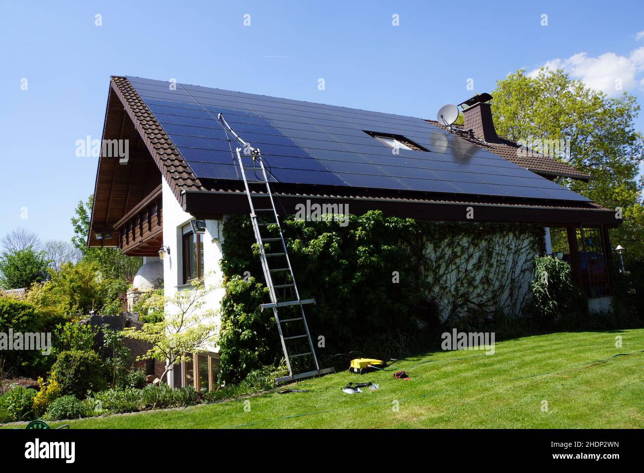 Solar panel up ladder hi-res stock photography and images - Alamy