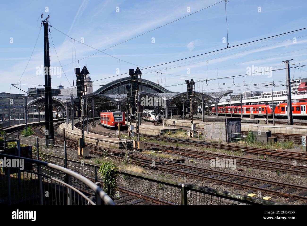 Mainline stations hi-res stock photography and images - Alamy