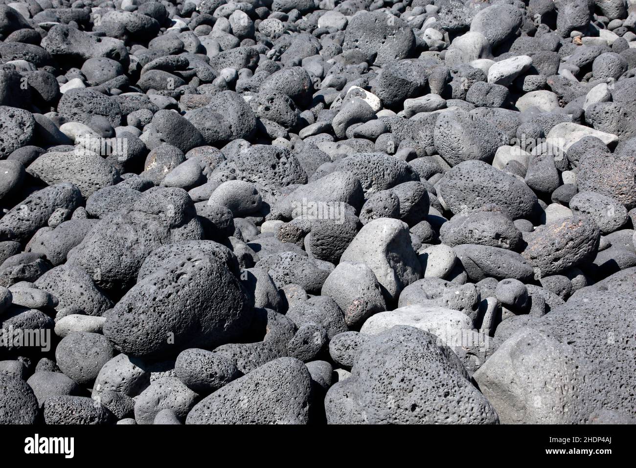 Lava beachs hi-res stock photography and images - Alamy