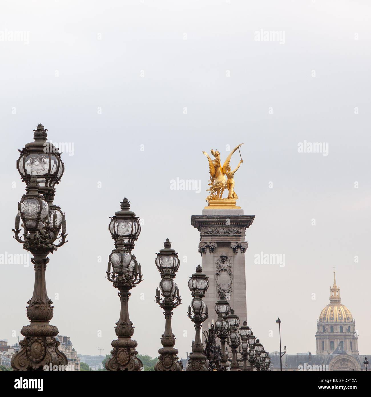 Historical paris square hi-res stock photography and images - Alamy