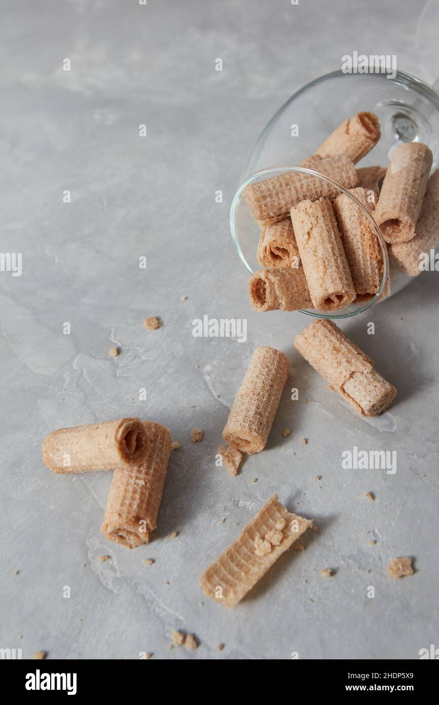 Wafer roll biscuits hi-res stock photography and images - Alamy