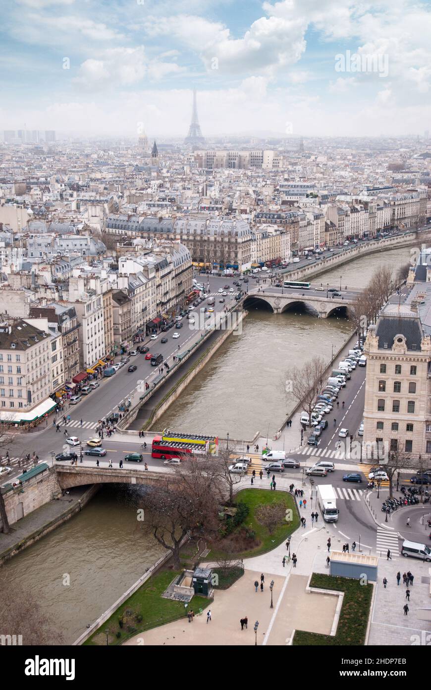 Seine monuments hi-res stock photography and images - Alamy
