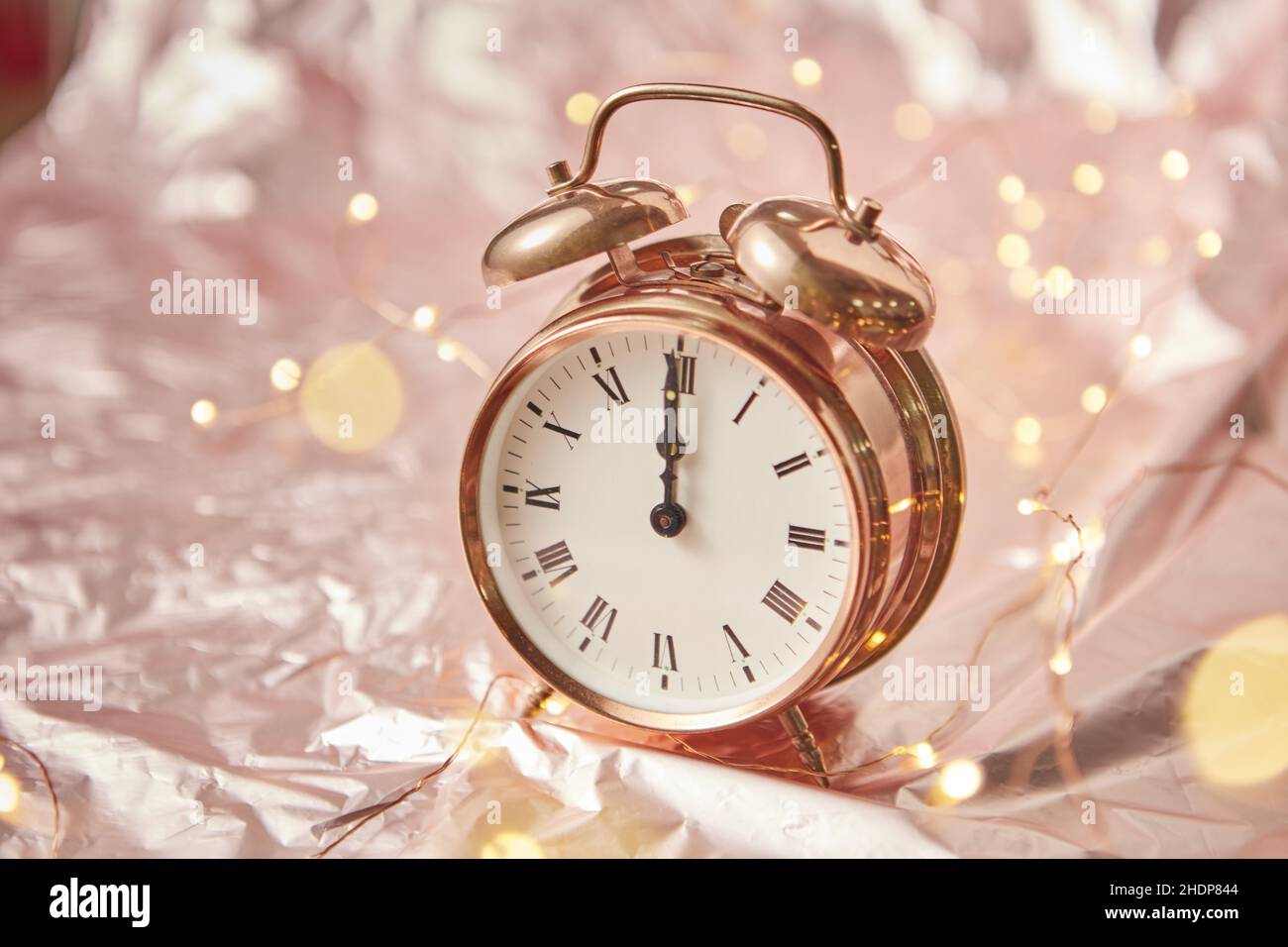 12 oclock hi-res stock photography and images - Alamy