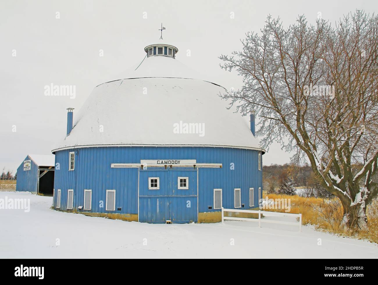 Historic C. A. Moody blue round barn on Moody Lake in Chisago City ...