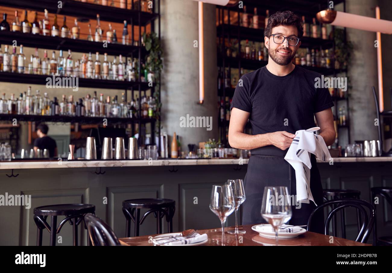 restaurant, waiter, polishing, restaurants, waiters Stock Photo - Alamy