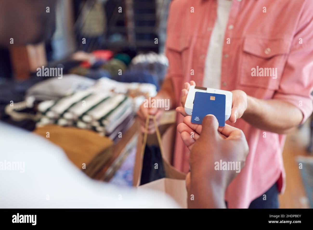 Shopping fashion men hi-res stock photography and images - Alamy