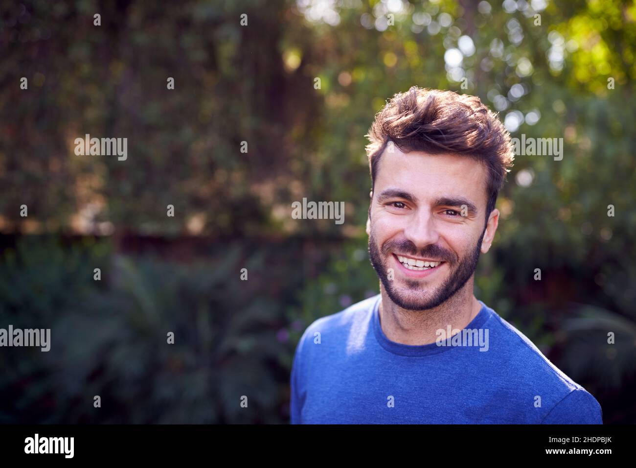 man, smiling, portrait, guy, men, smile, portraits Stock Photo - Alamy