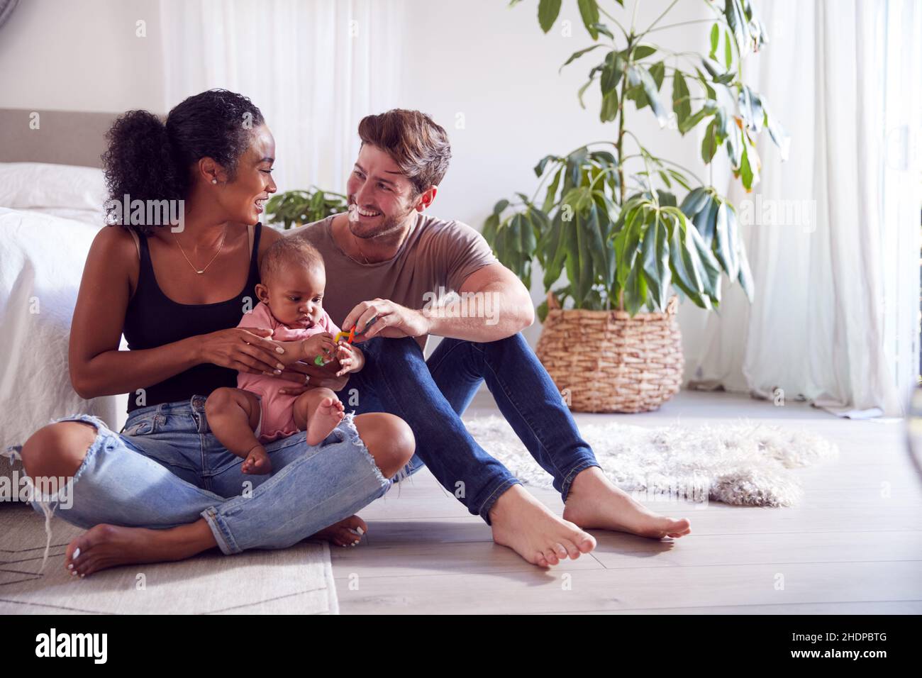 Family with babies hi-res stock photography and images - Alamy