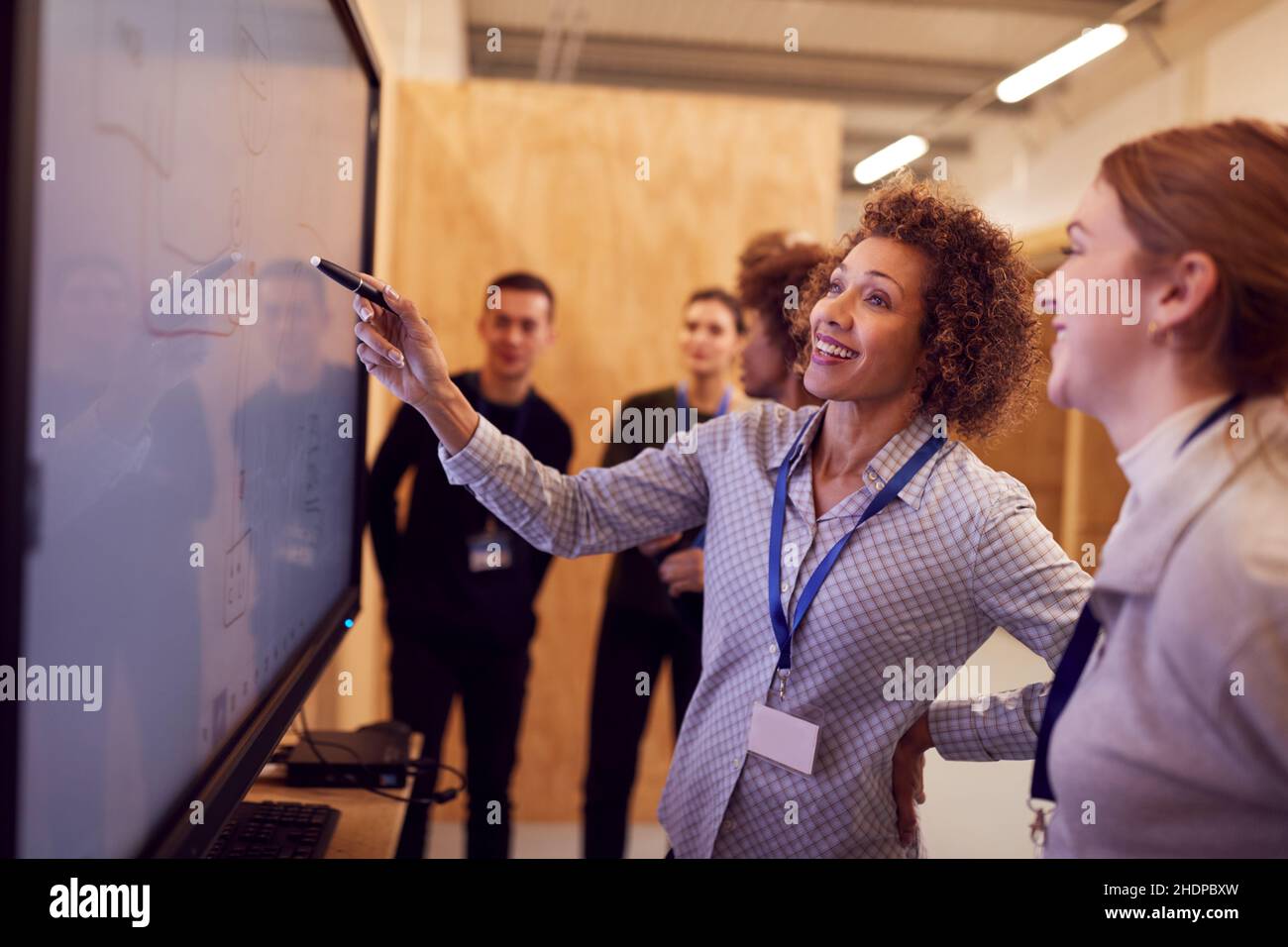 explaining, lecturer, whiteboard, lecturers Stock Photo - Alamy explaining, lecturer, whiteboard, lecturers Stock Photo - Alamy