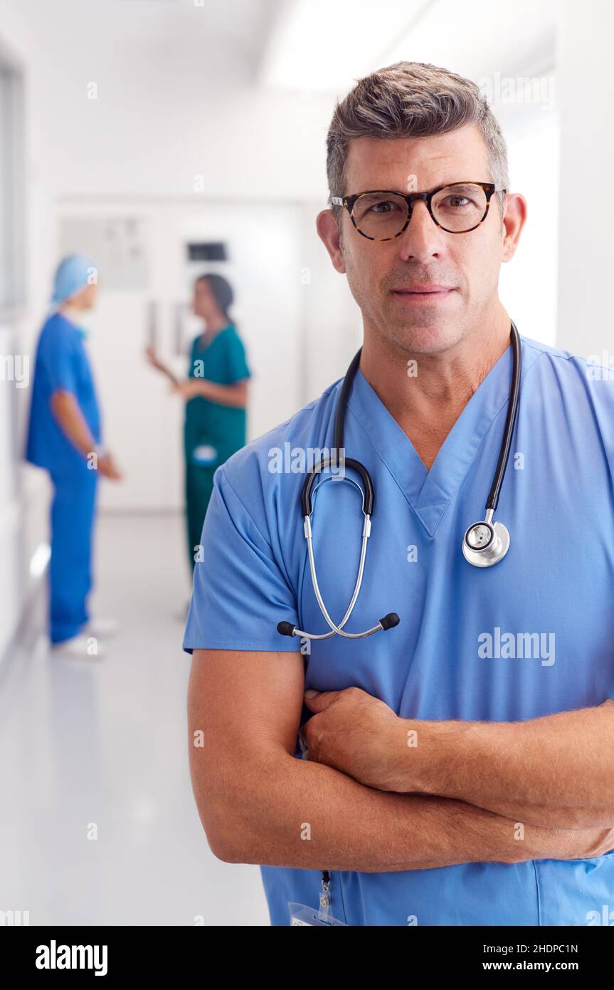 doctor, portrait, surgeon, doctors, portraits, surgeons Stock Photo - Alamy