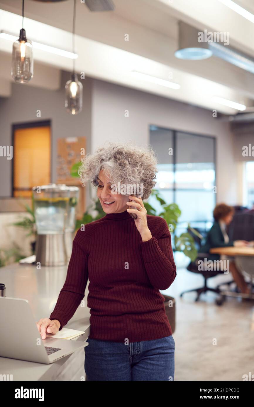 Busies travel hi-res stock photography and images - Alamy