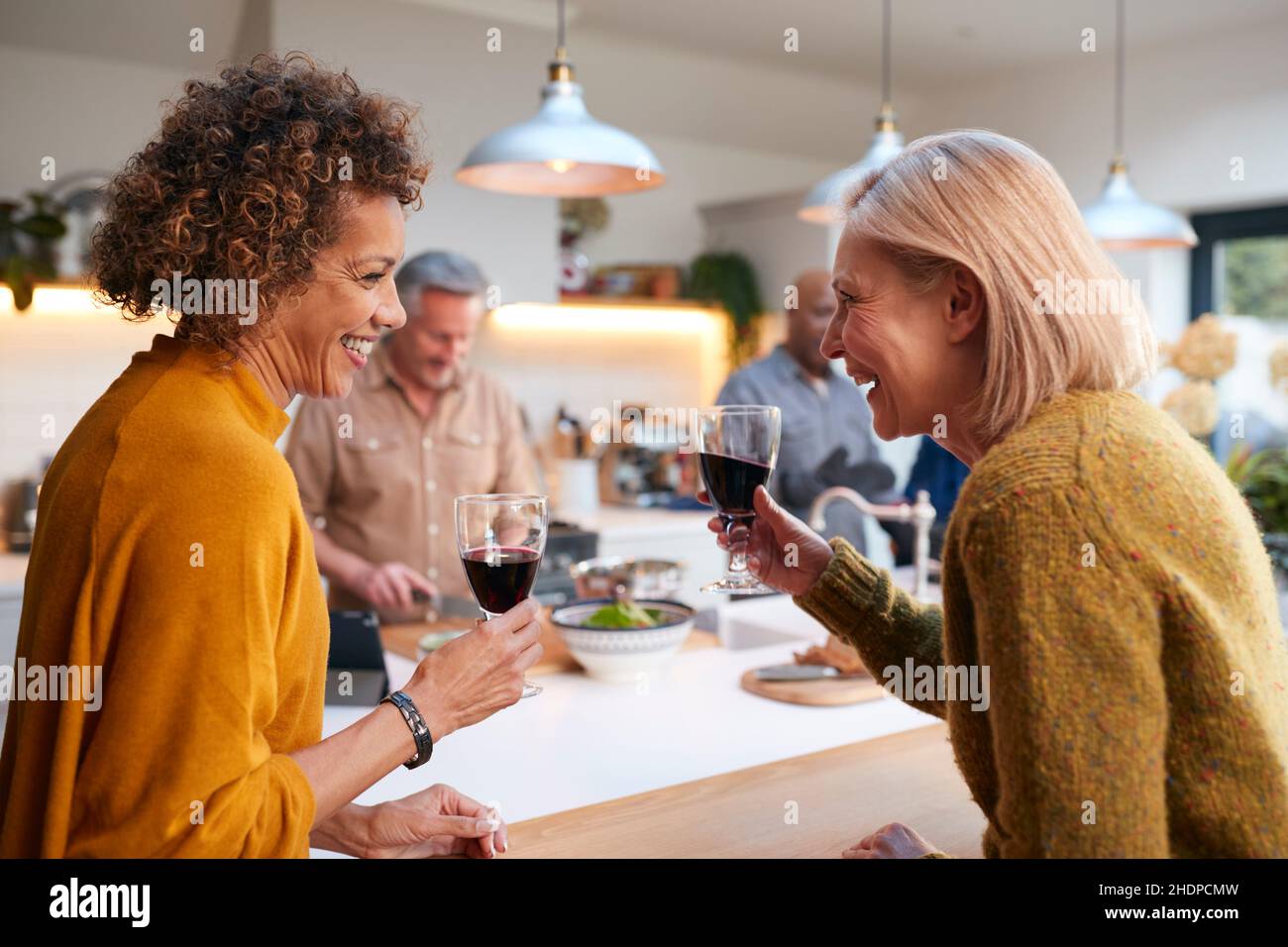 Invitation homes hi-res stock photography and images - Alamy