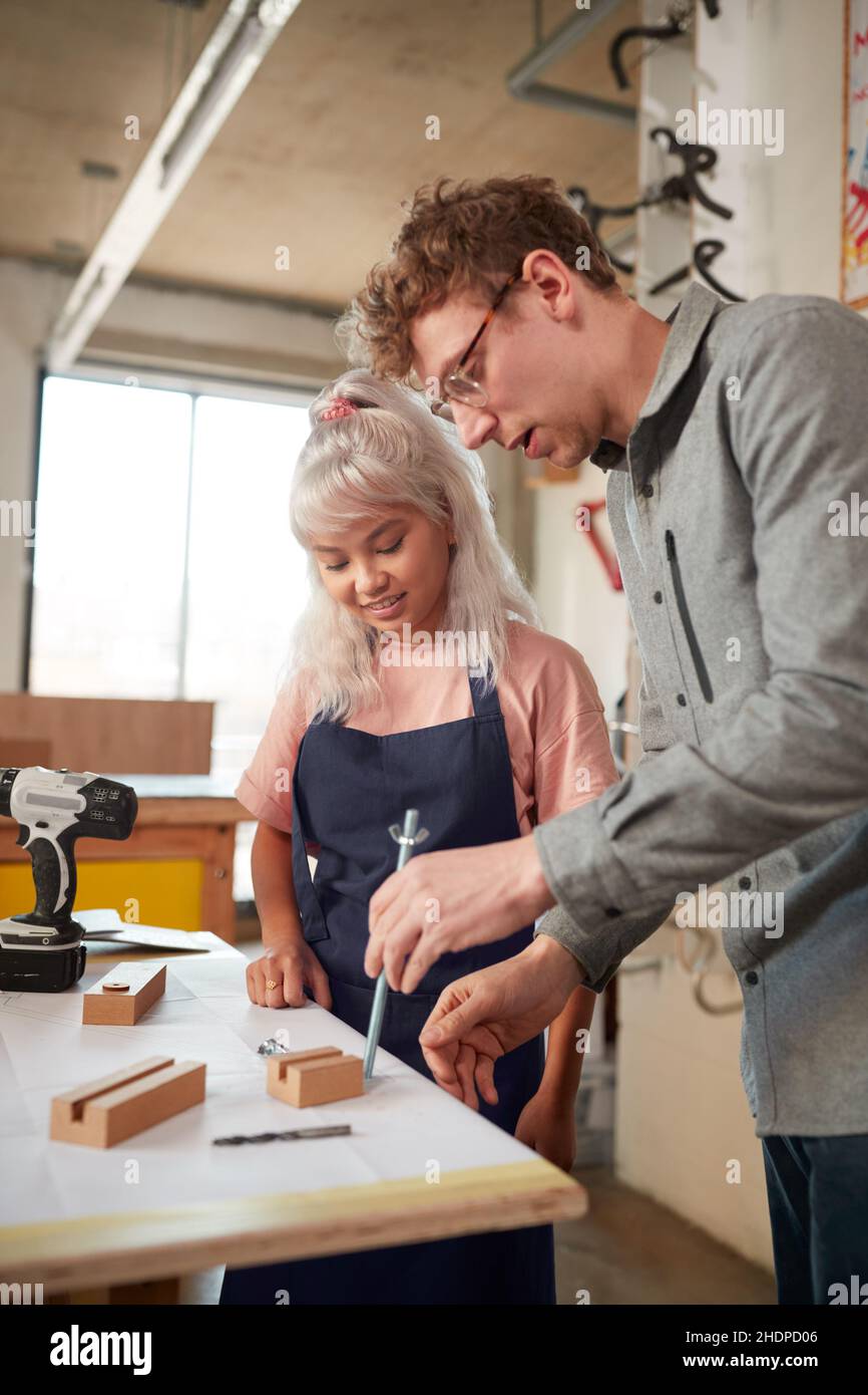 explaining, trainee, training manager, trainees, training managers ...