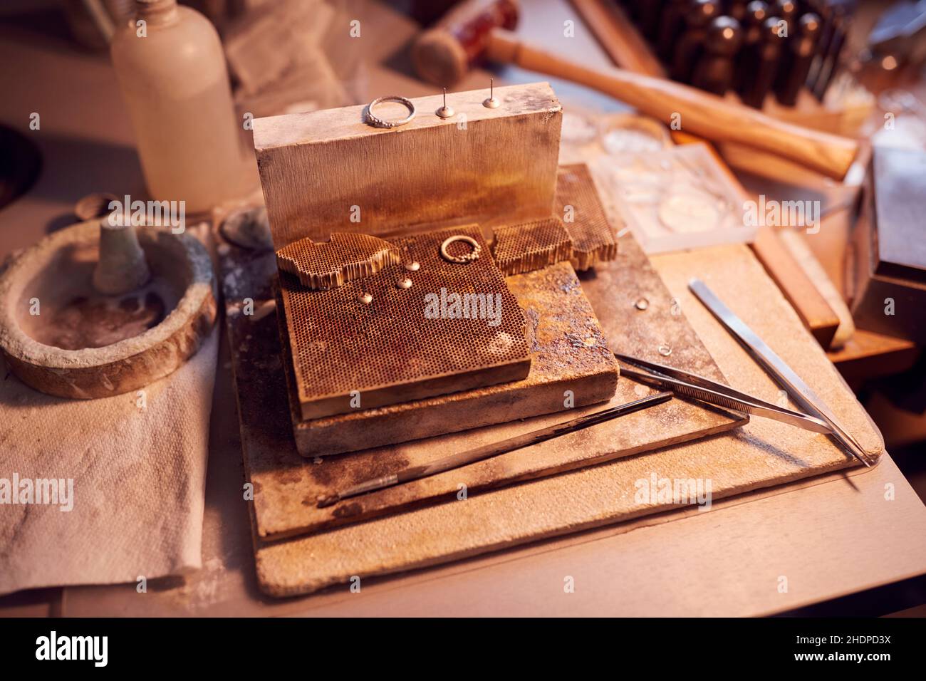 Workbenchs hi-res stock photography and images - Alamy