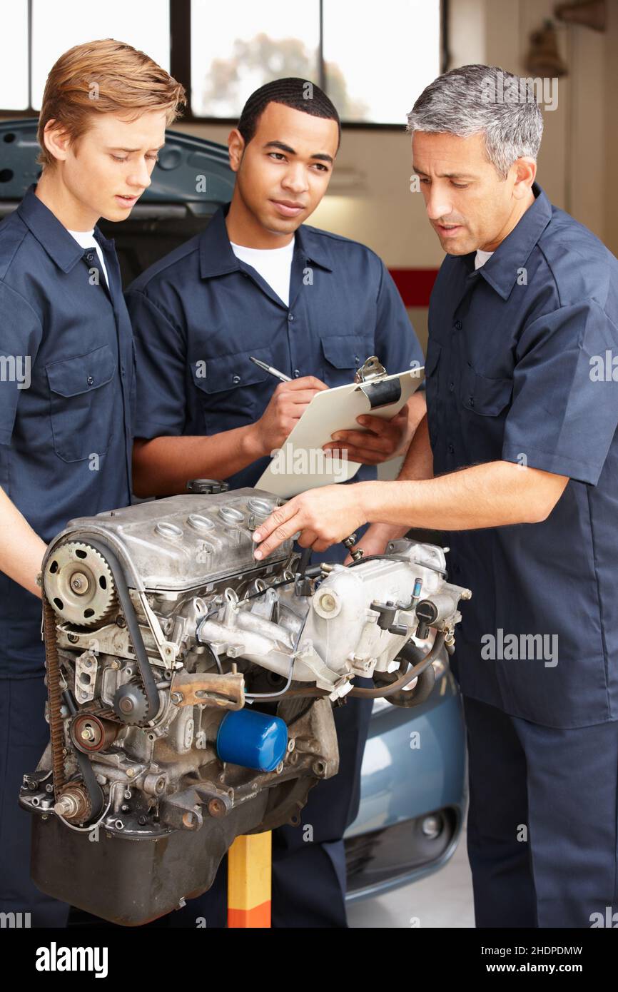 engine, explaining, trainee, mechanic, engines, motor, trainees ...