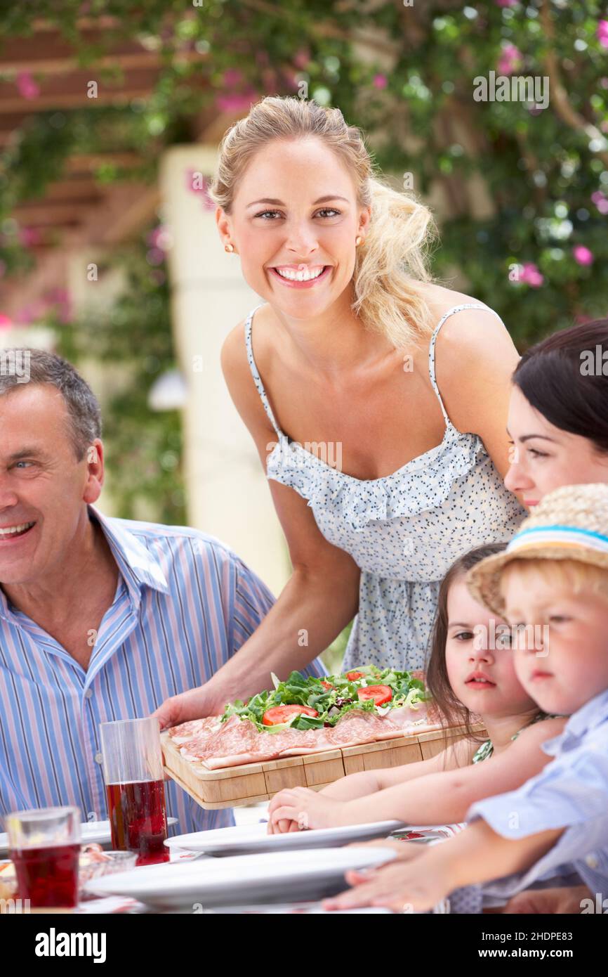 Woman women female mother family hi-res stock photography and images ...