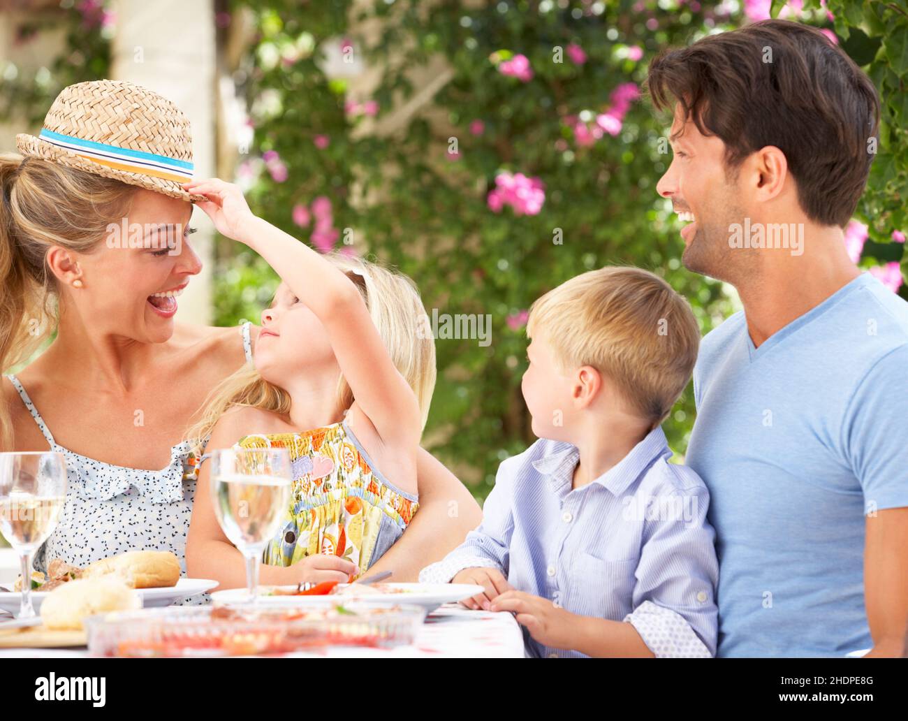 Family families woman women lady female hi-res stock photography and ...