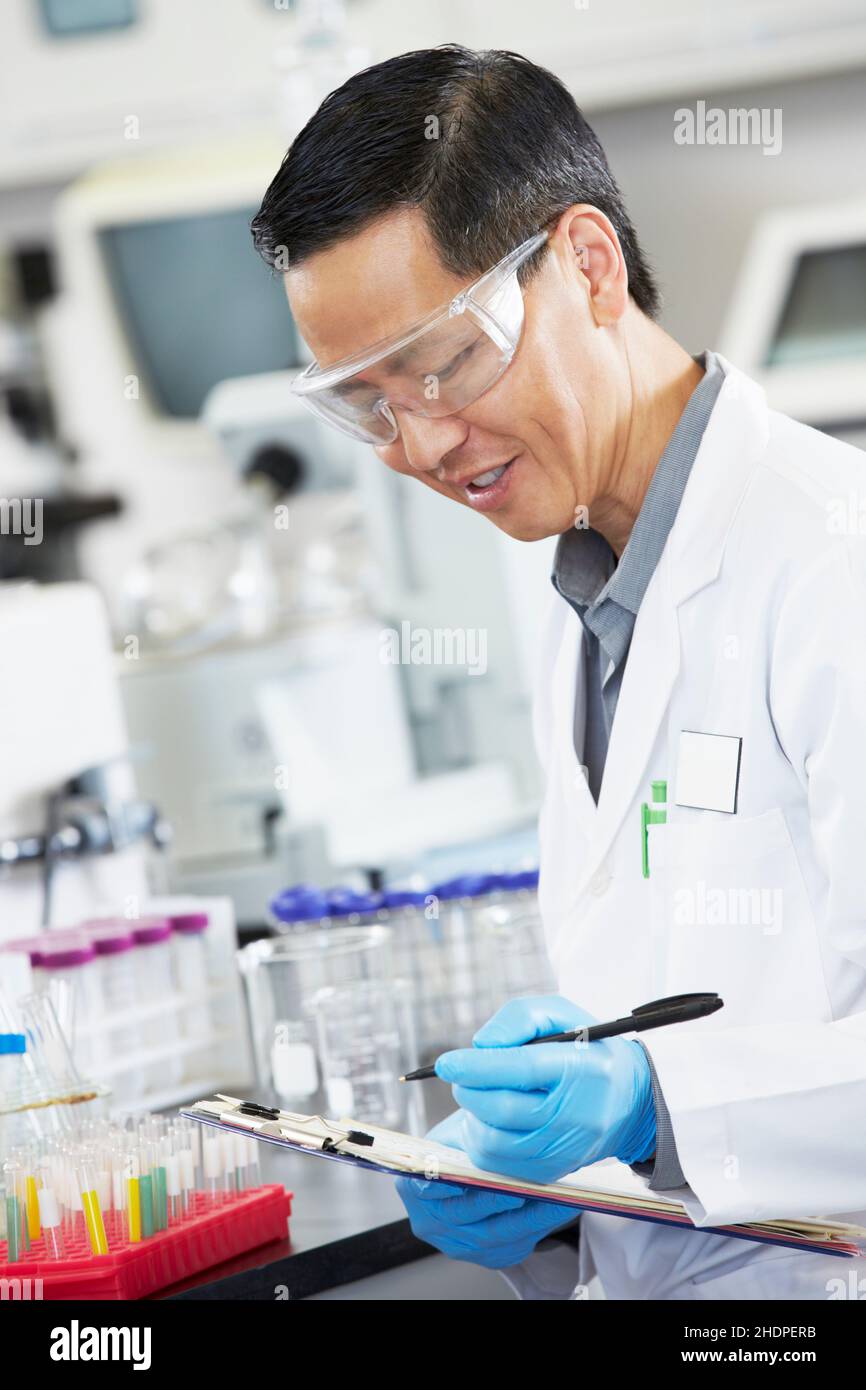 Laboratory assistants hi-res stock photography and images - Alamy