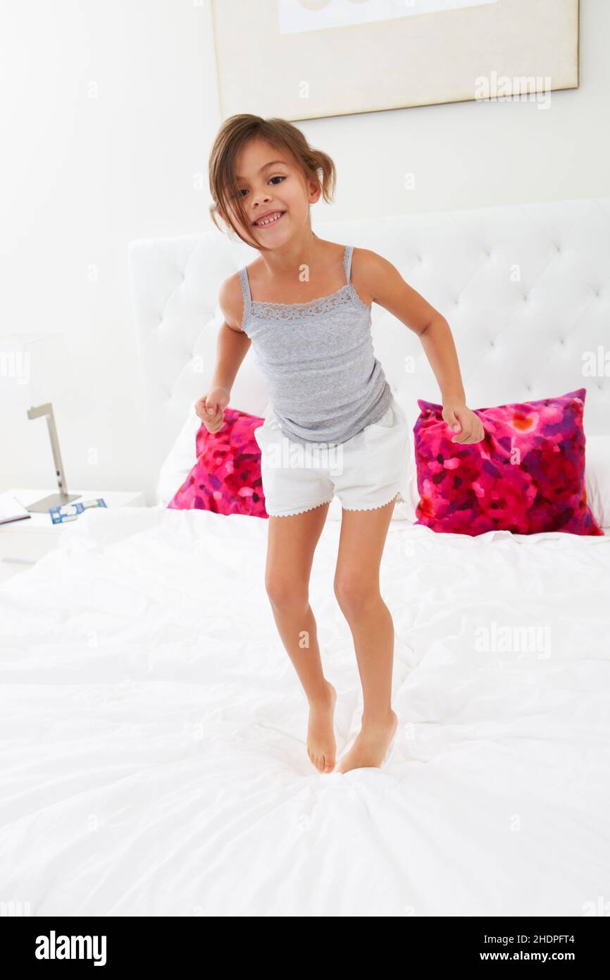 Kids bed jumping hi-res stock photography and images - Alamy