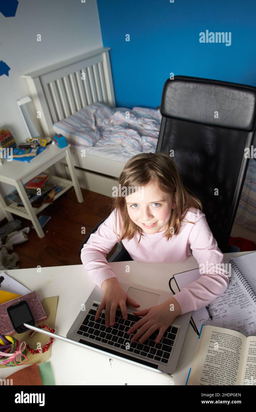 Work home homeworks hi-res stock photography and images - Alamy