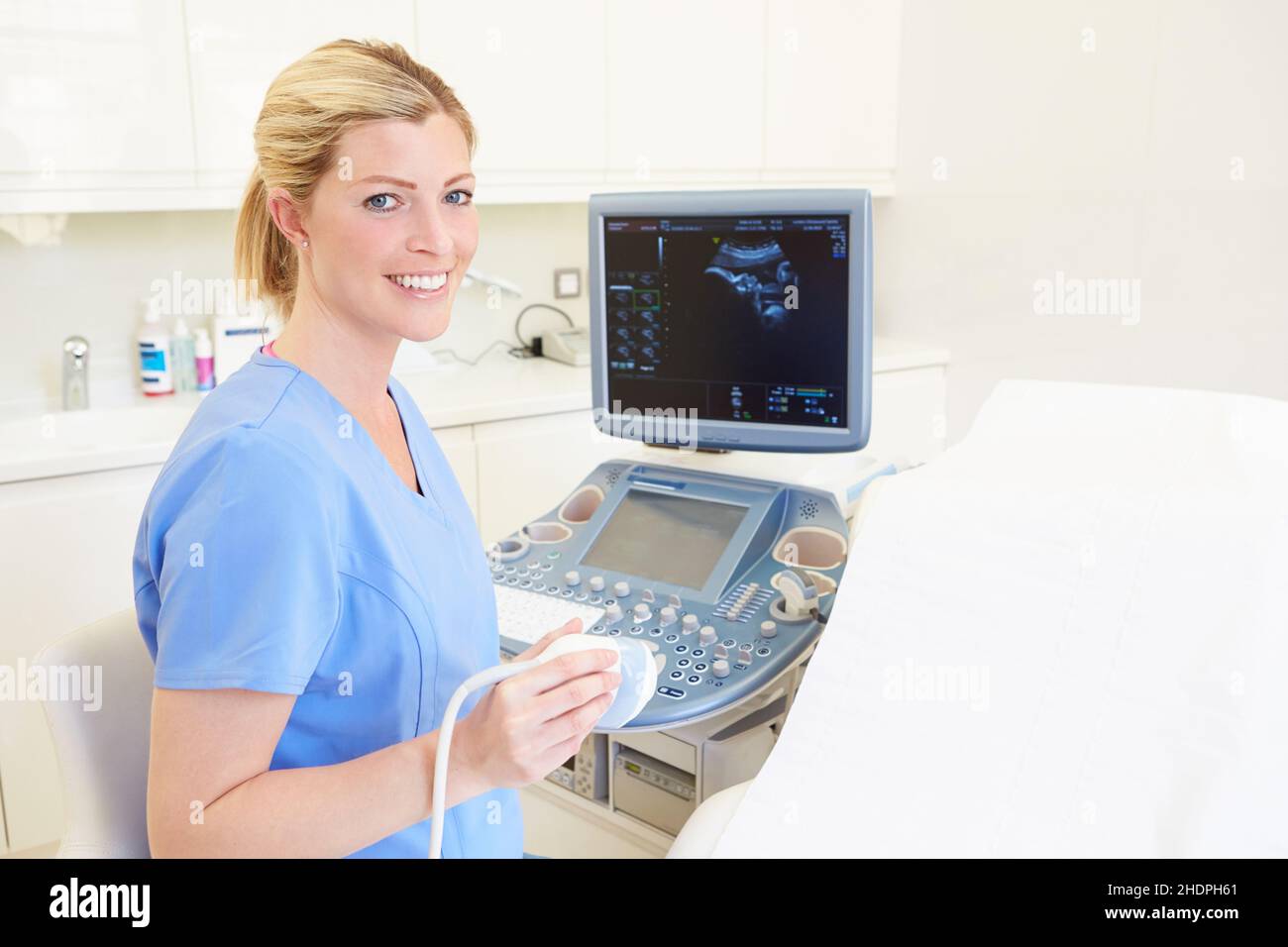 ultrasound, doctor, gynecologist, ultrasounds, doctors Stock Photo - Alamy