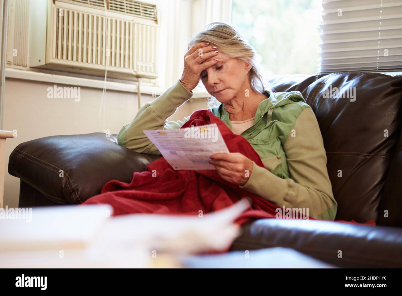 Worry lady hi-res stock photography and images - Alamy