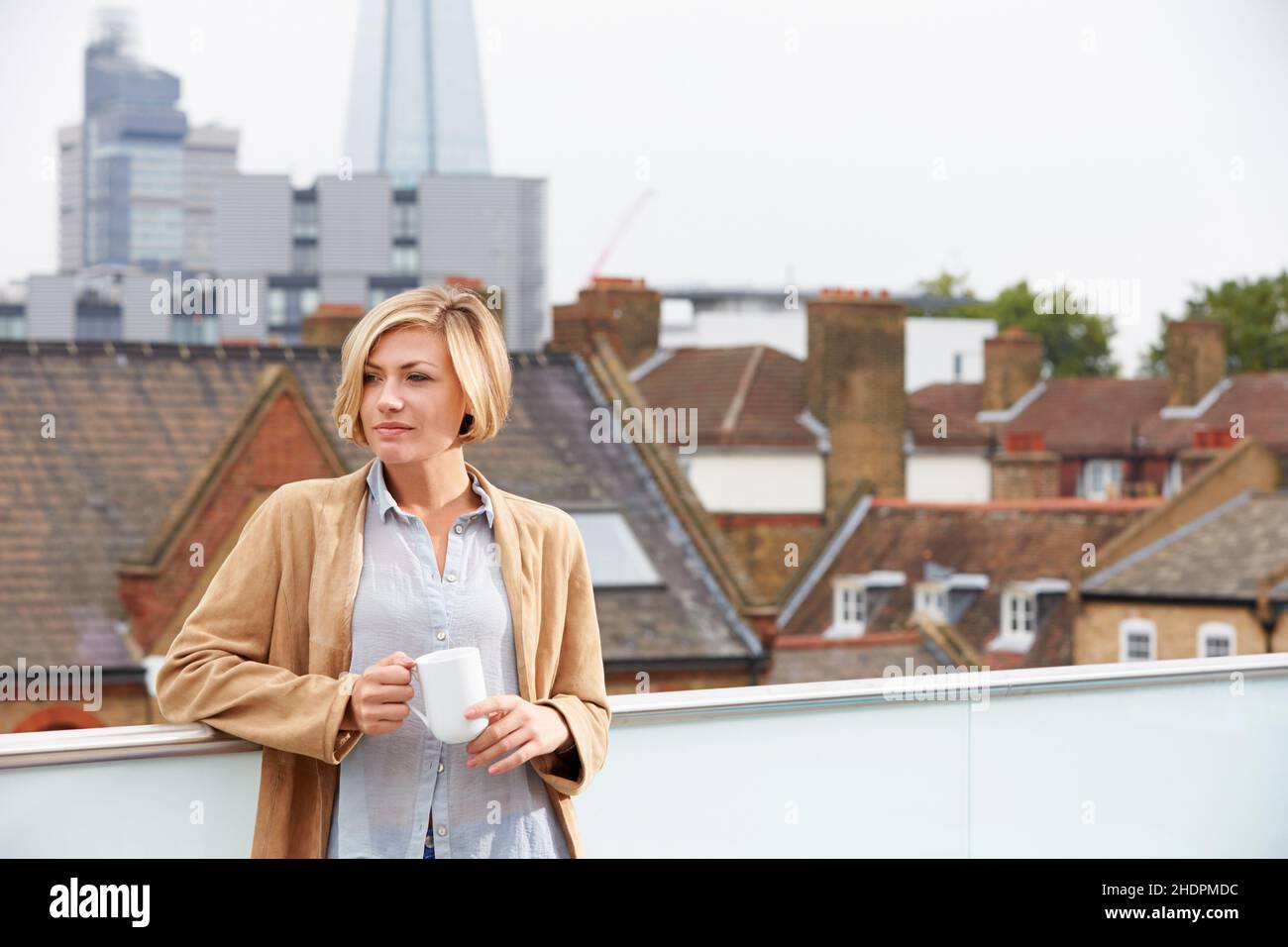 Coffee break time women hi-res stock photography and images - Alamy