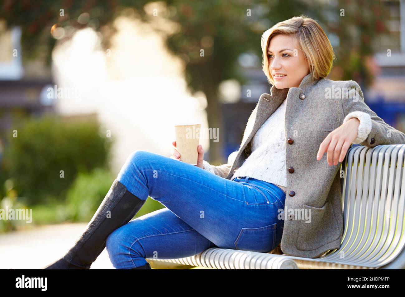 Resting benchs hi-res stock photography and images - Alamy