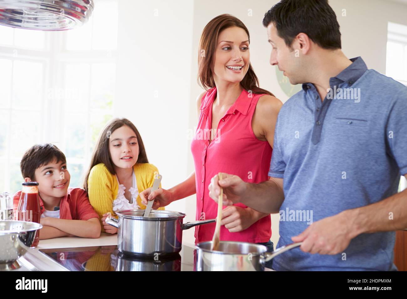 parent, cooking, family, parents, to cook, families Stock Photo - Alamy