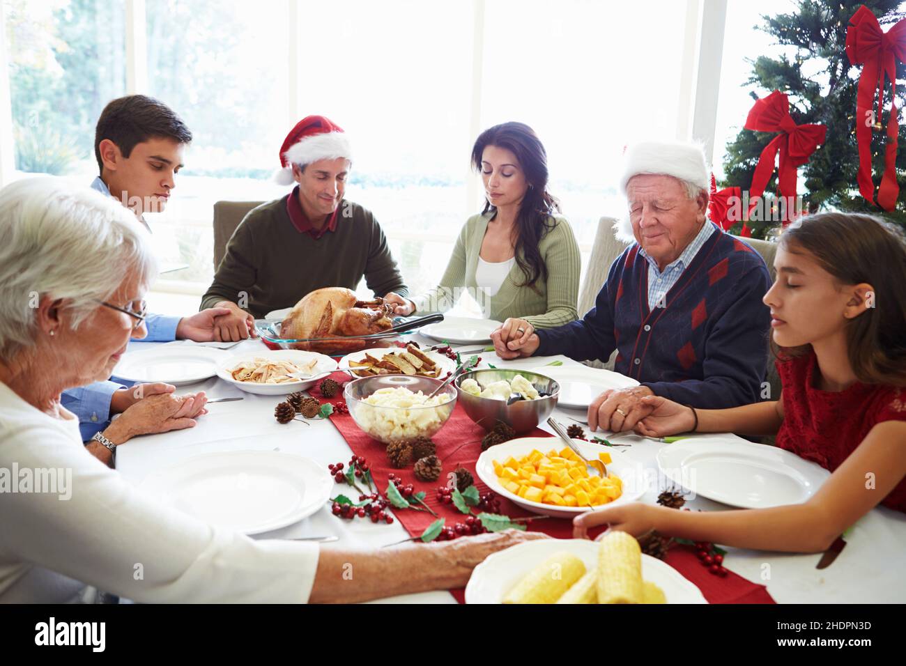 family, christmas dinner, table prayer, families, christmas dinners ...