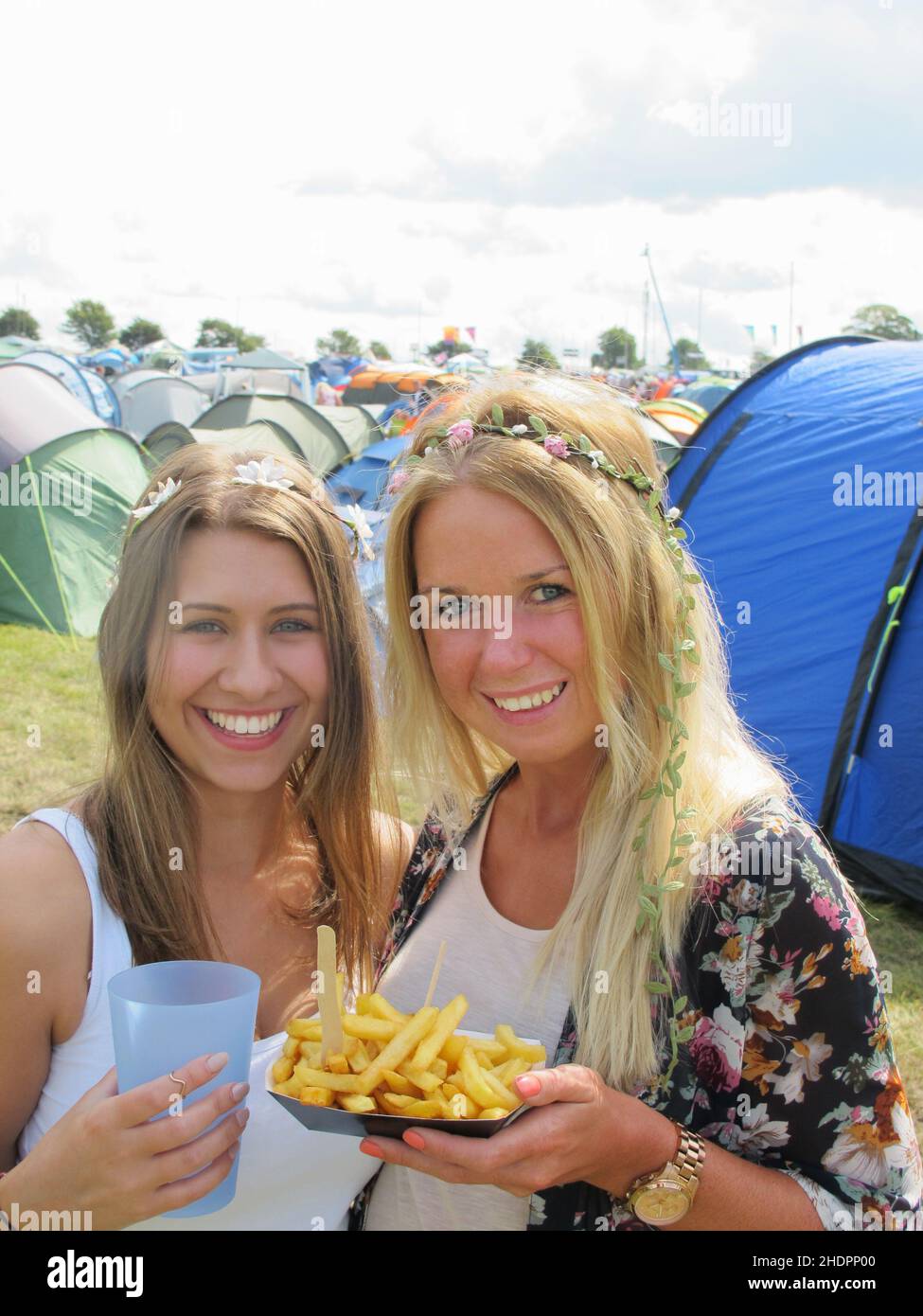 friends, snack, campground, friend, snacks, campgrounds Stock Photo - Alamy