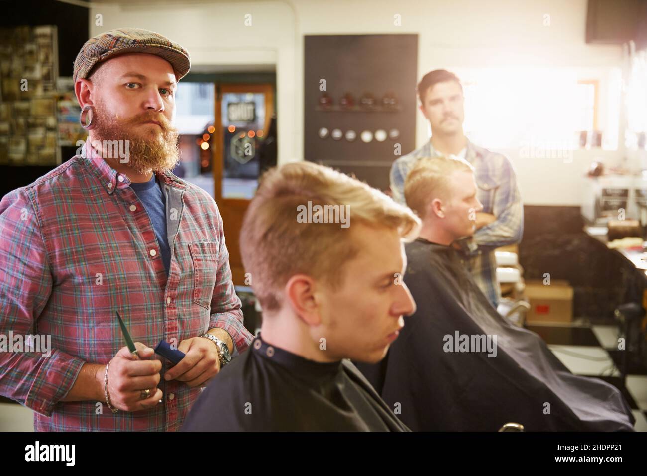 Barber shops hi-res stock photography and images - Alamy