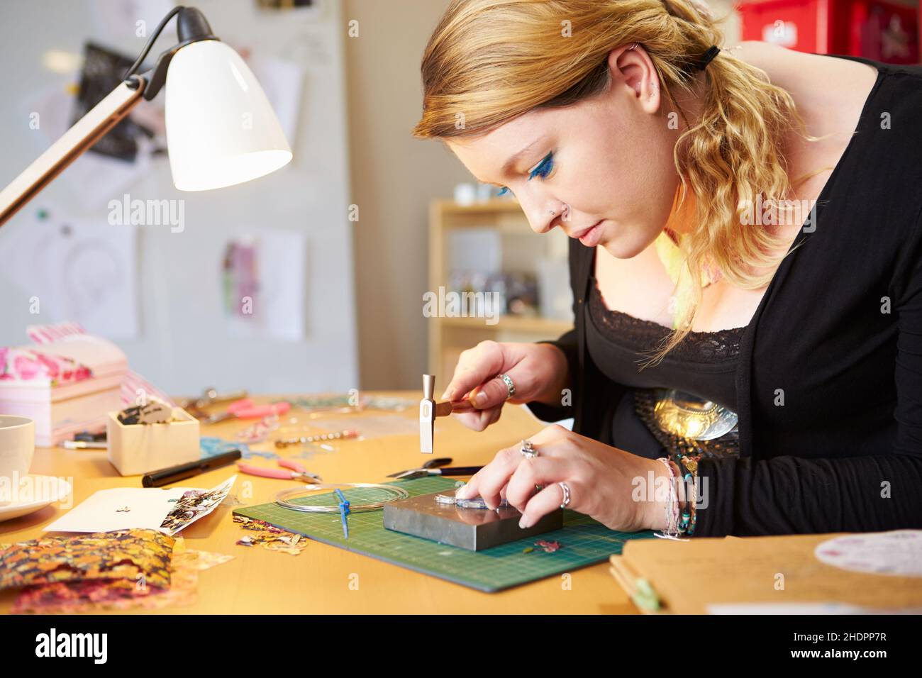 Accuracy precisions hi-res stock photography and images - Alamy