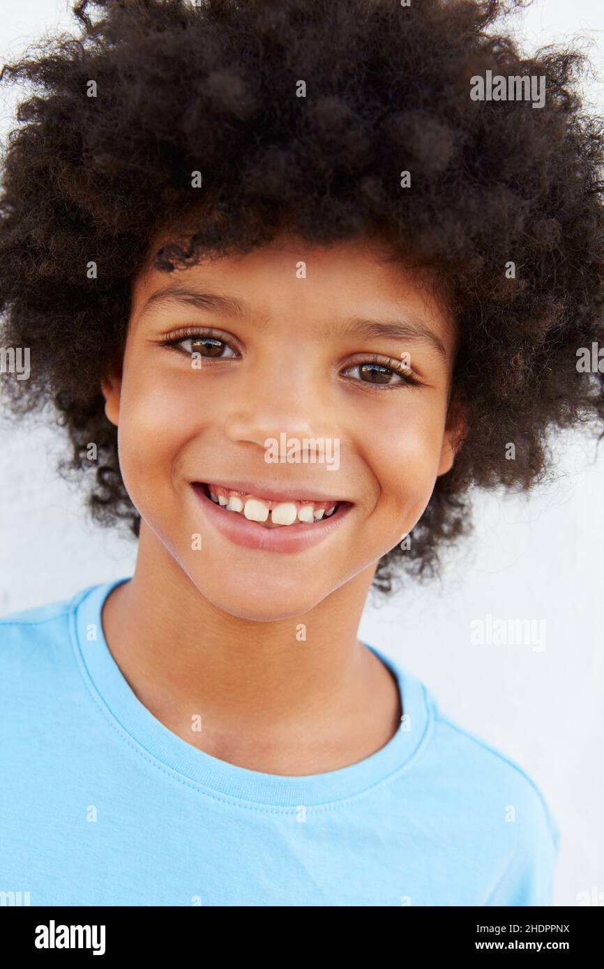 Afros hi-res stock photography and images - Alamy