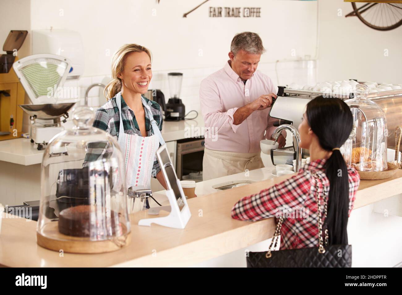 Customer services counter hi-res stock photography and images - Alamy
