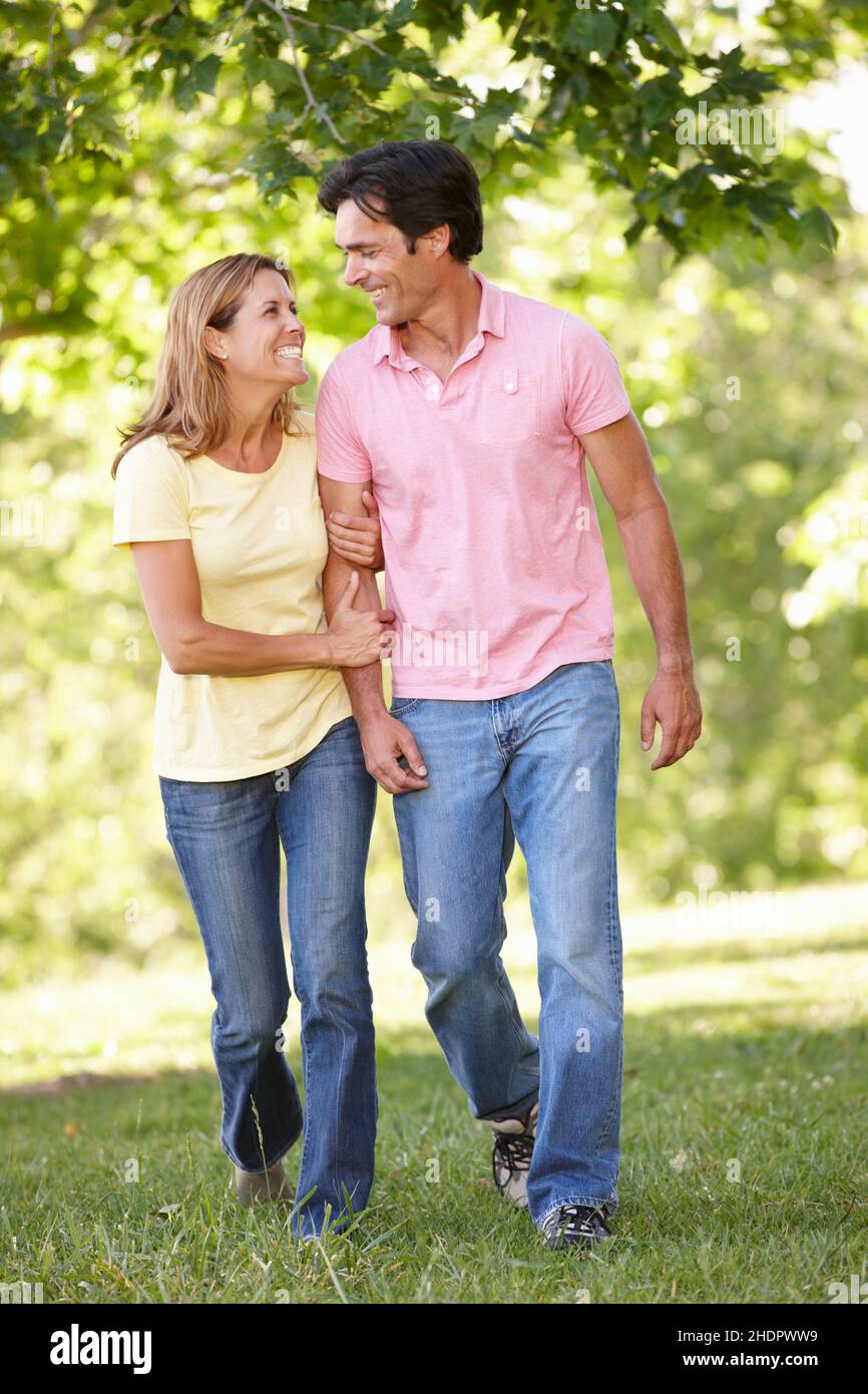 couple, park, walk, pairs, parks, walks Stock Photo - Alamy