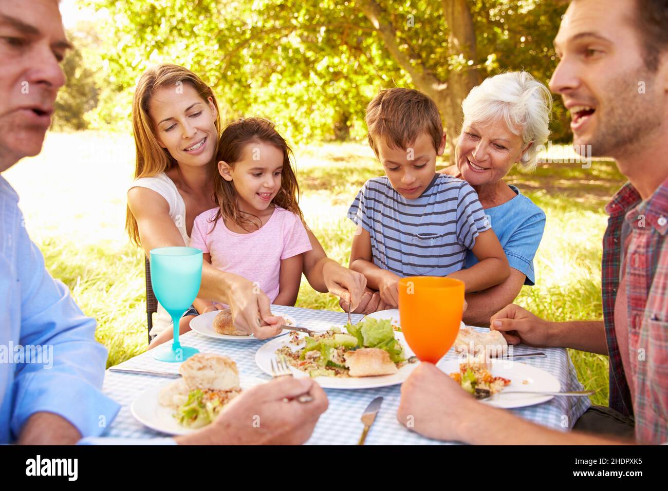 garden, family, lunch, gardens, families, lunch time Stock Photo - Alamy