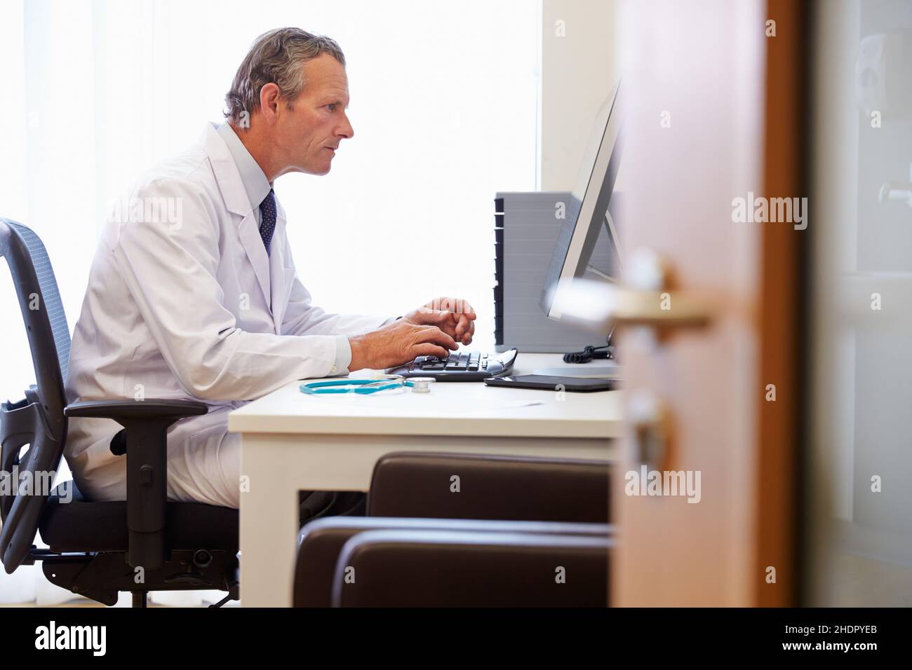 computer, doctor, doctor's room, computers, computing, pc, doctors ...