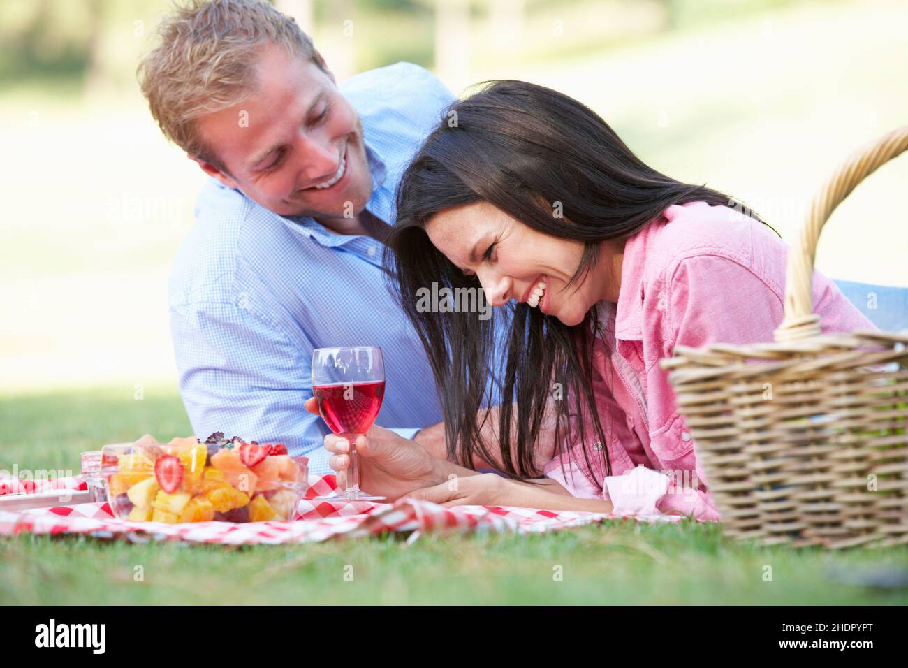 love couple, picnic, love couples, picnics Stock Photo - Alamy