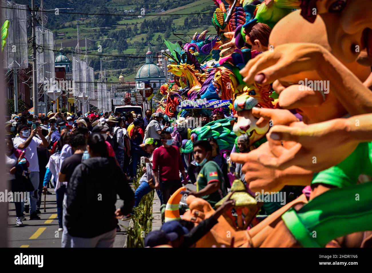 Pasto, Colombia. 06th Jan, 2022. People gather to see float cars ...