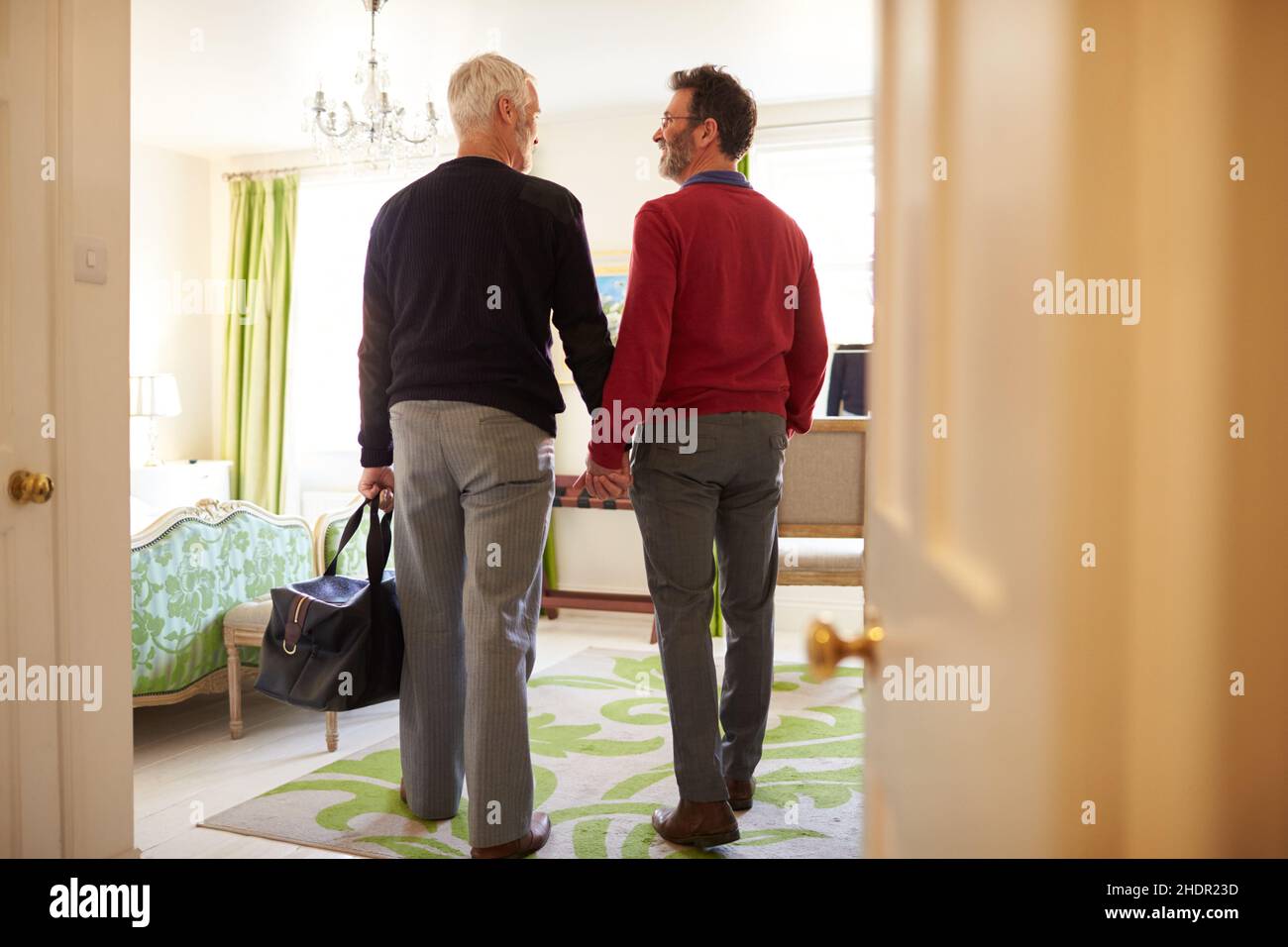 Man guest hi-res stock photography and images - Alamy