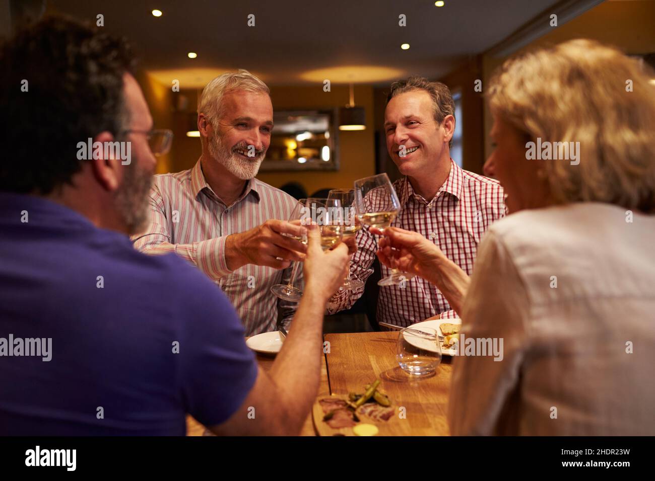 4 people friends dinner hi-res stock photography and images - Alamy