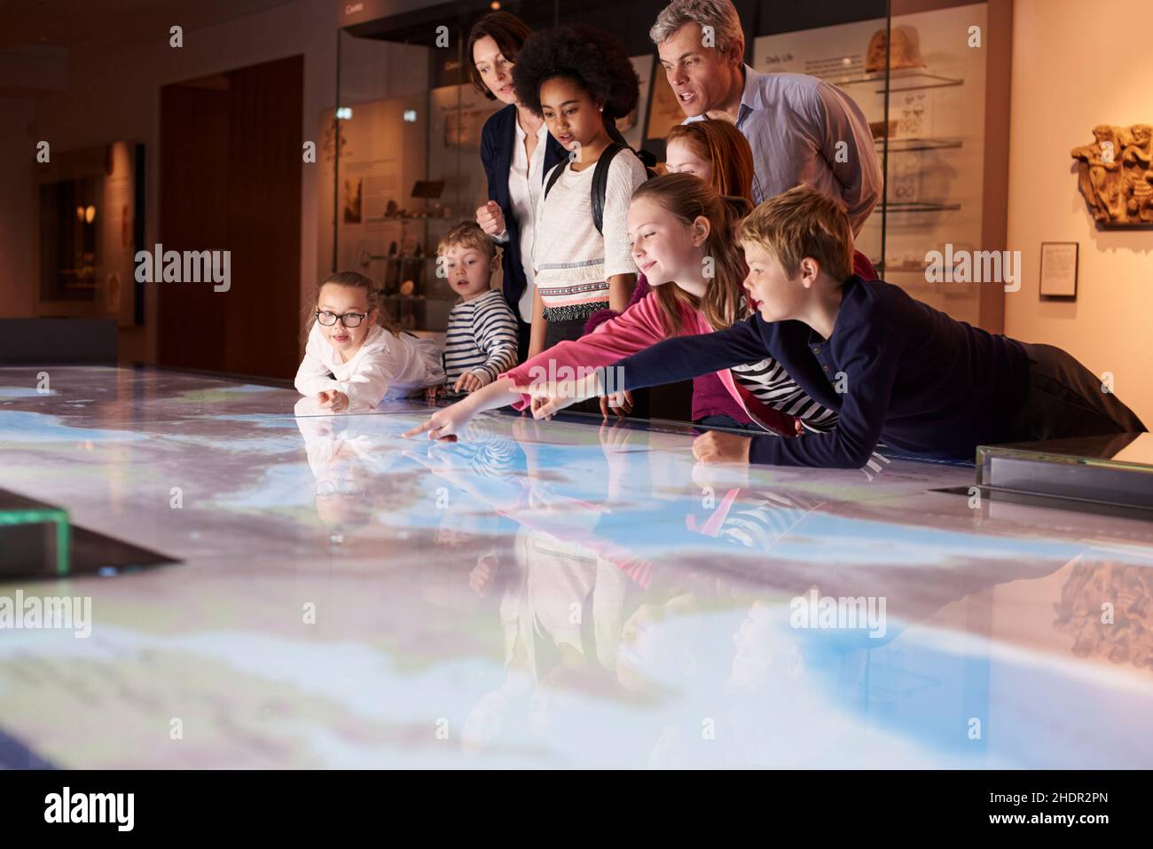 Child map museum hi-res stock photography and images - Alamy