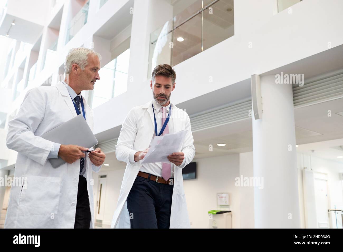 Physicians meeting hi-res stock photography and images - Alamy
