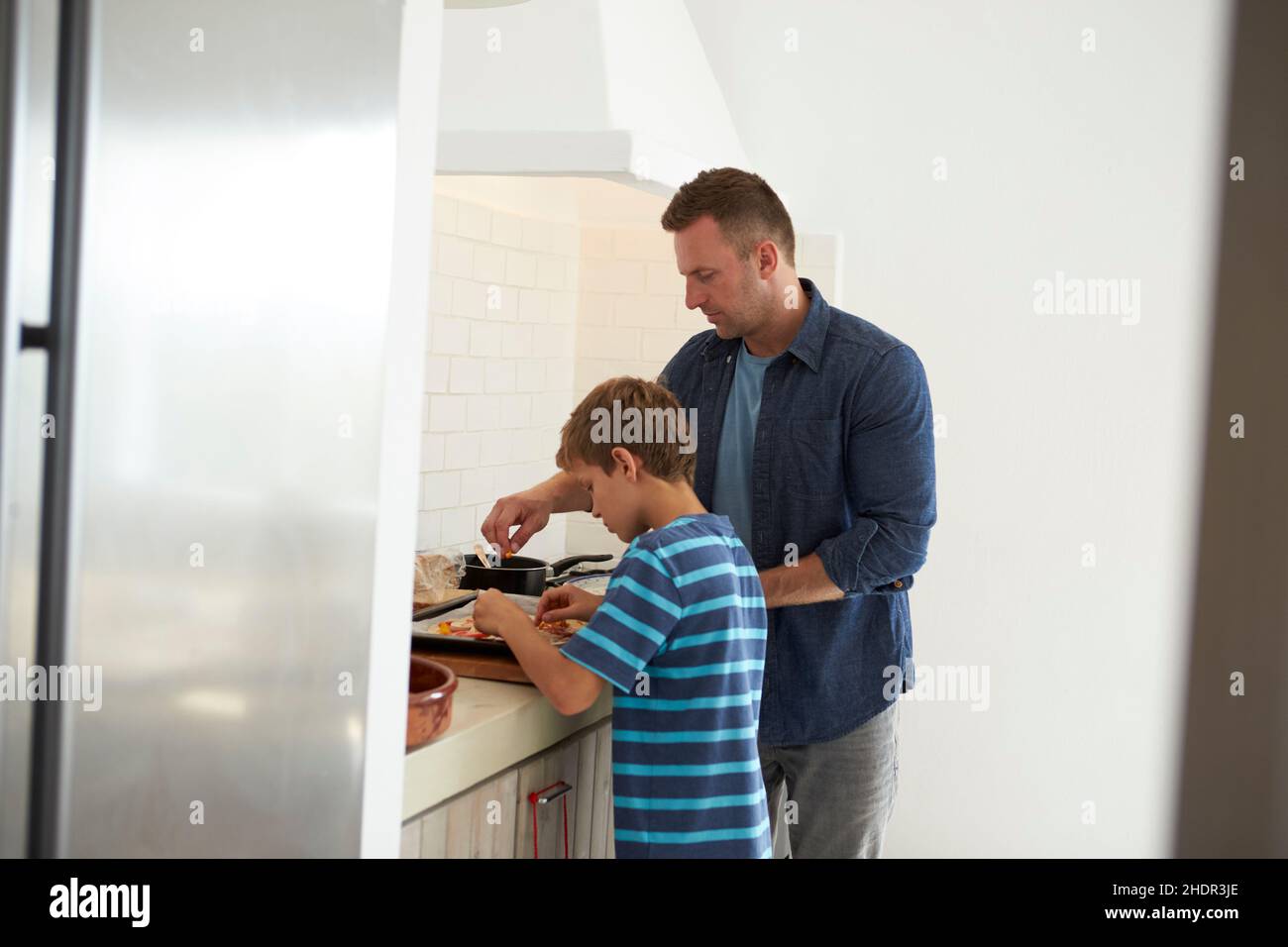 father, cooking, son, dad, fathers, to cook, sons Stock Photo - Alamy