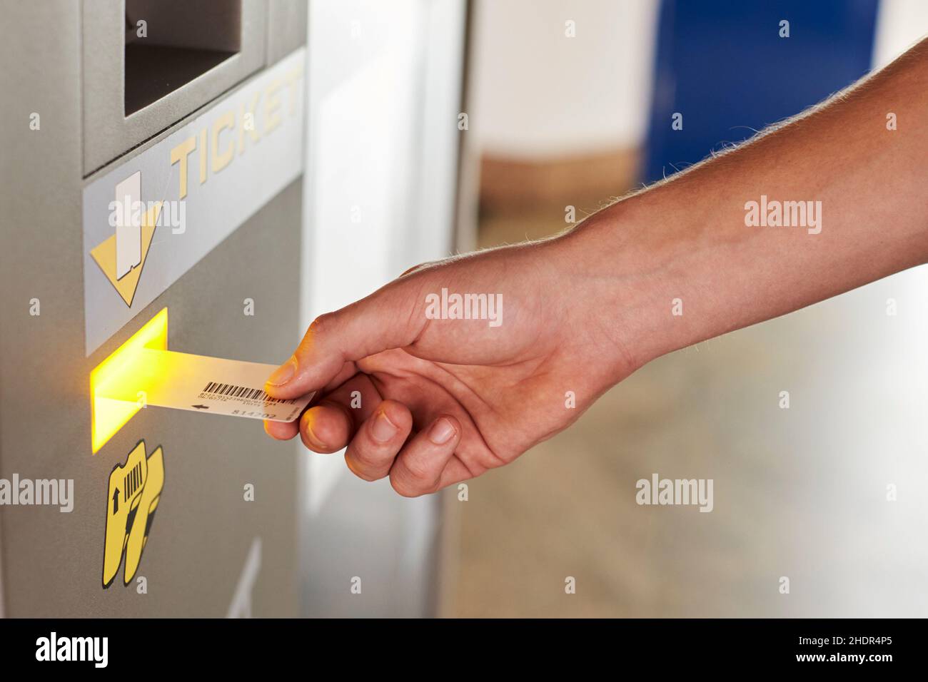 Map readers hi-res stock photography and images - Alamy